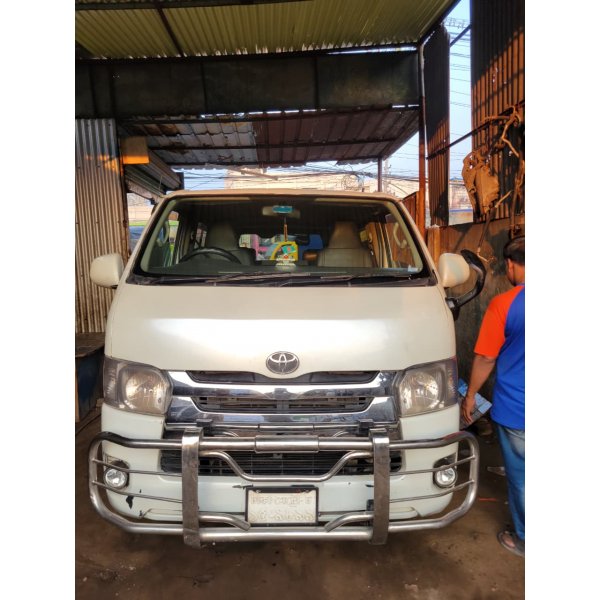 Toyota Hiace 2000cc 2010 White Price in Bangladesh | BDStall